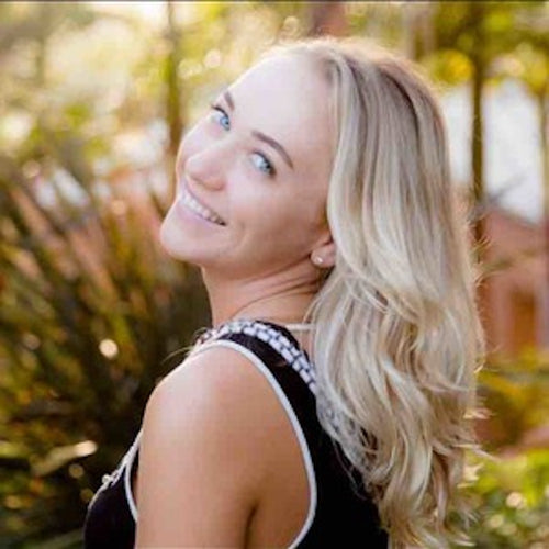 CAITLIN ADDONIZIO – Salon World Suites